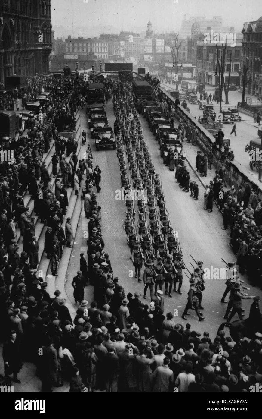 Anzacs In London For Coronation - The Australian detachment leaving St ...
