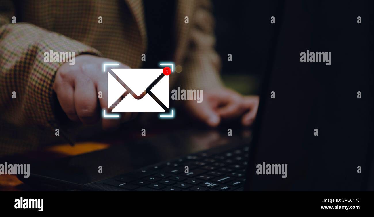 New update notification badge hi-res stock photography and images - Alamy
