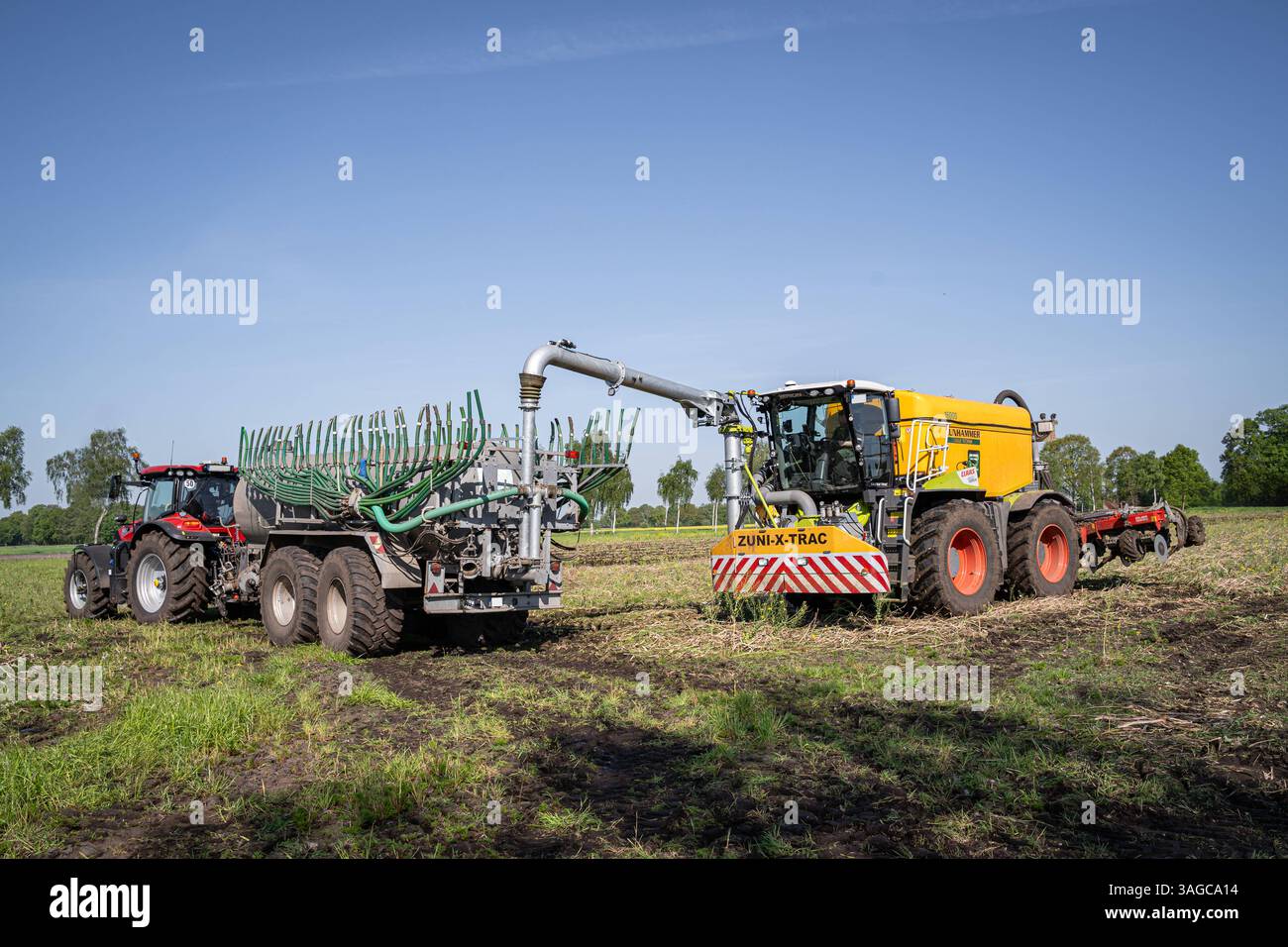 Gülle Selbstfahrer Zunhammer ZUNI-X-TRAC 1600 Aufbau auf Claas Xerion ...