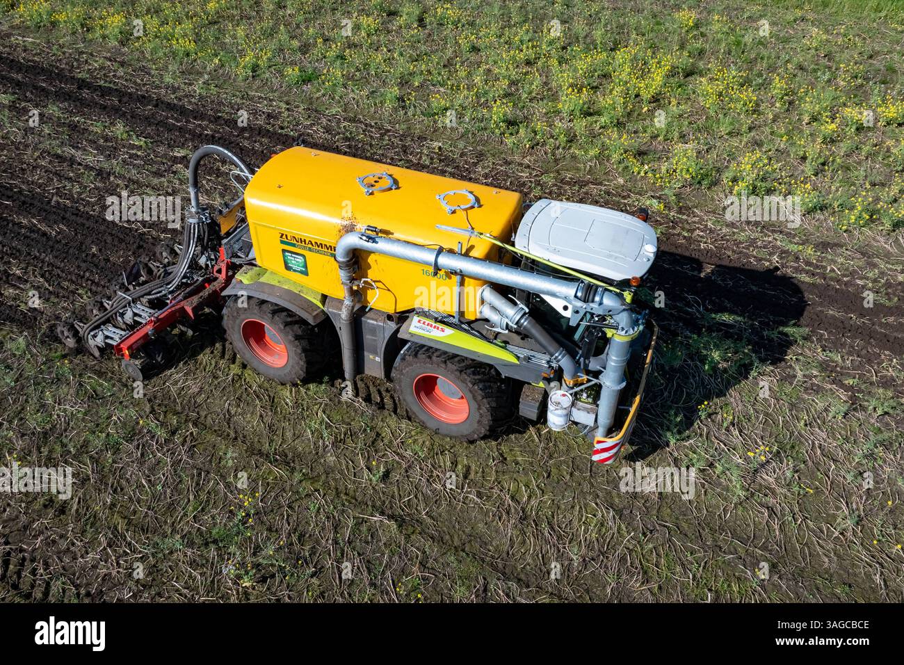 Gülle Selbstfahrer Zunhammer ZUNI-X-TRAC 1600 Aufbau auf Claas Xerion ...