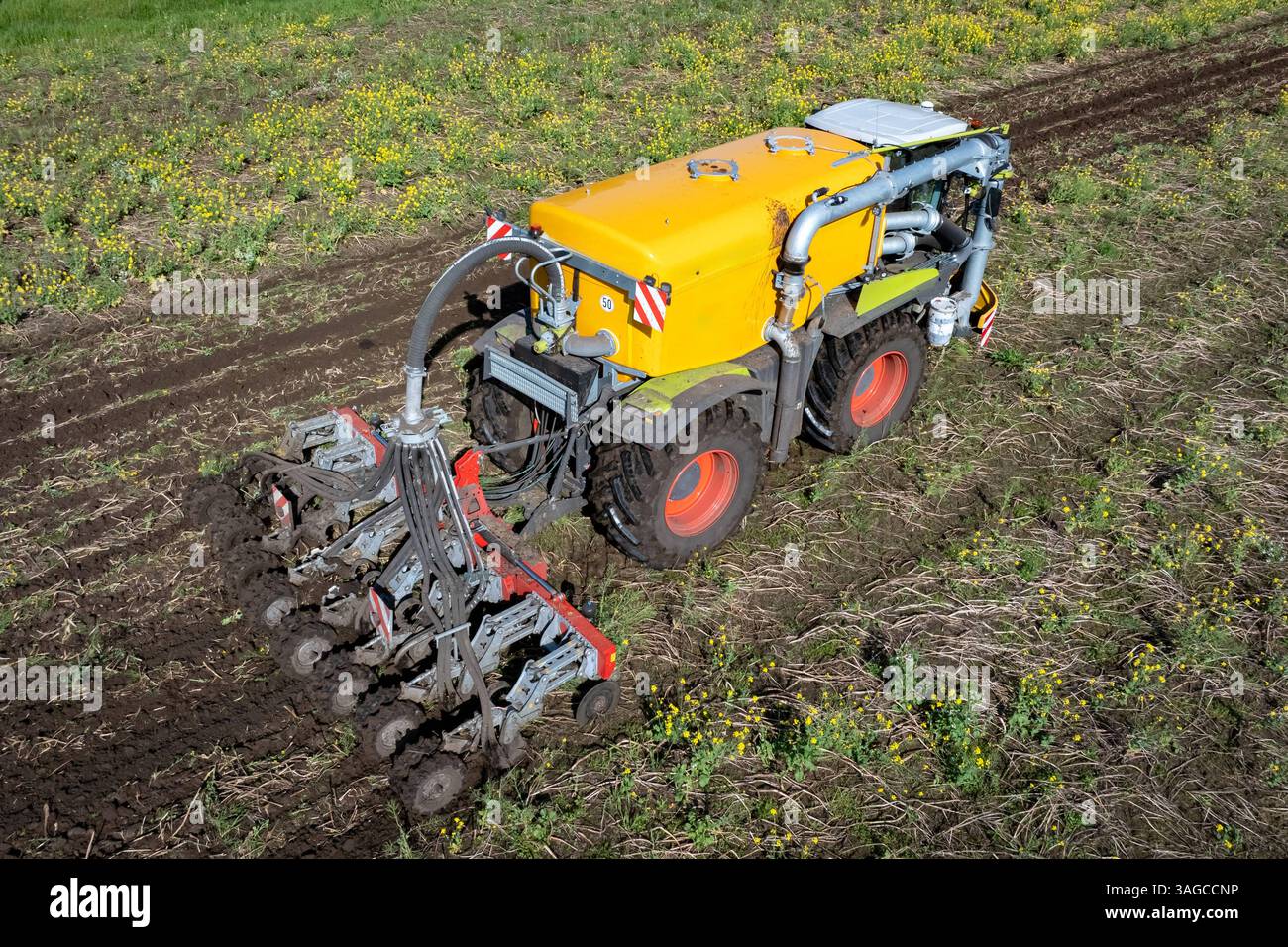Gülle Selbstfahrer Zunhammer ZUNI-X-TRAC 1600 Aufbau auf Claas Xerion ...