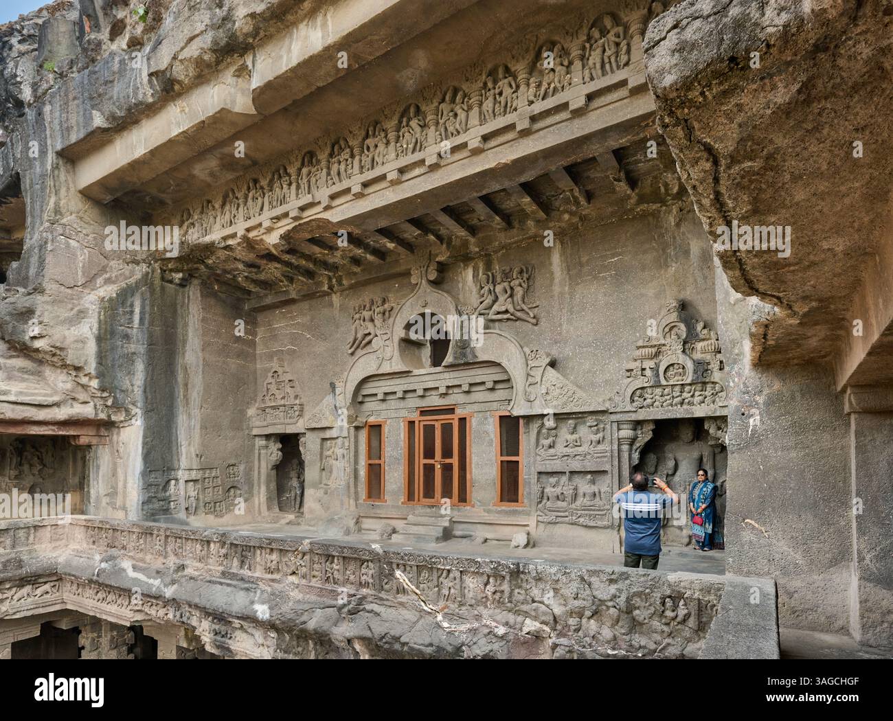 Ellora Chaitya Cave No. 10, Ellora Hoehlen, Facade outside Vishvakarma ...