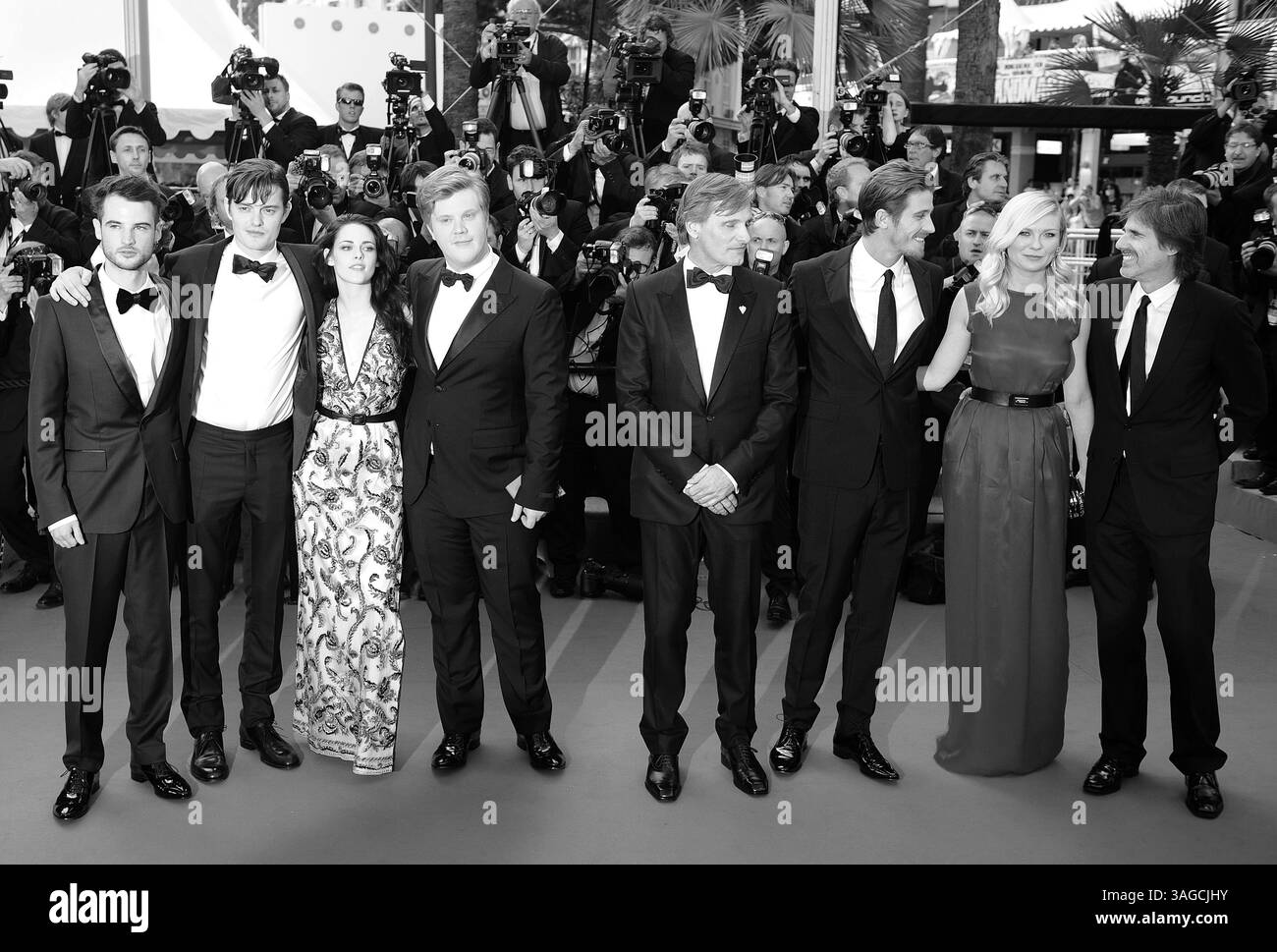 The road viggo mortensen Black and White Stock Photos & Images - Alamy