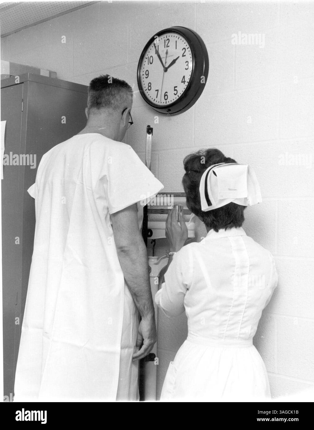 Jan. 01, 1960 - Framington, Massachusetts, U.S. - PICTURED: A Framingham Heart Study nurse ...