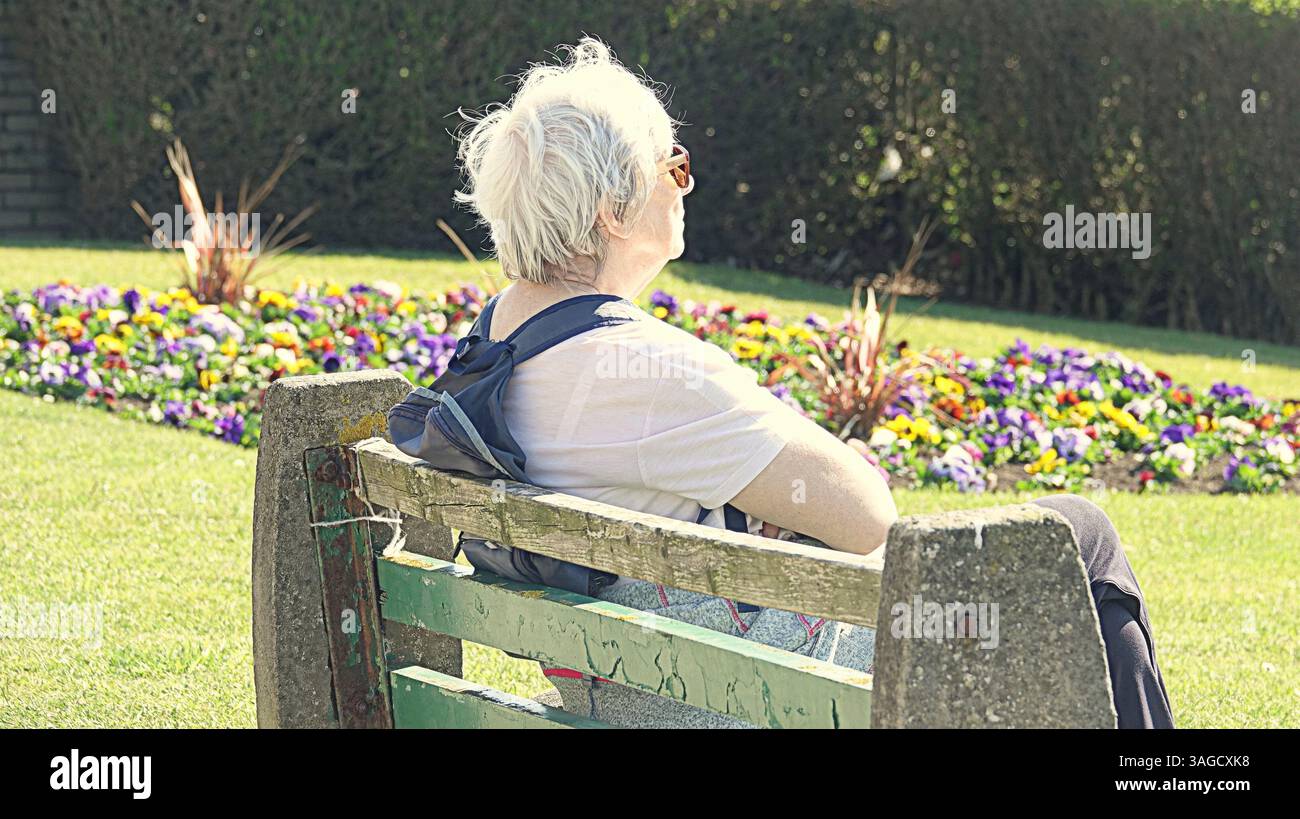 Ayr, Scotland, UK. 8th April, 2025. UK Weather: Spring sees summer ...
