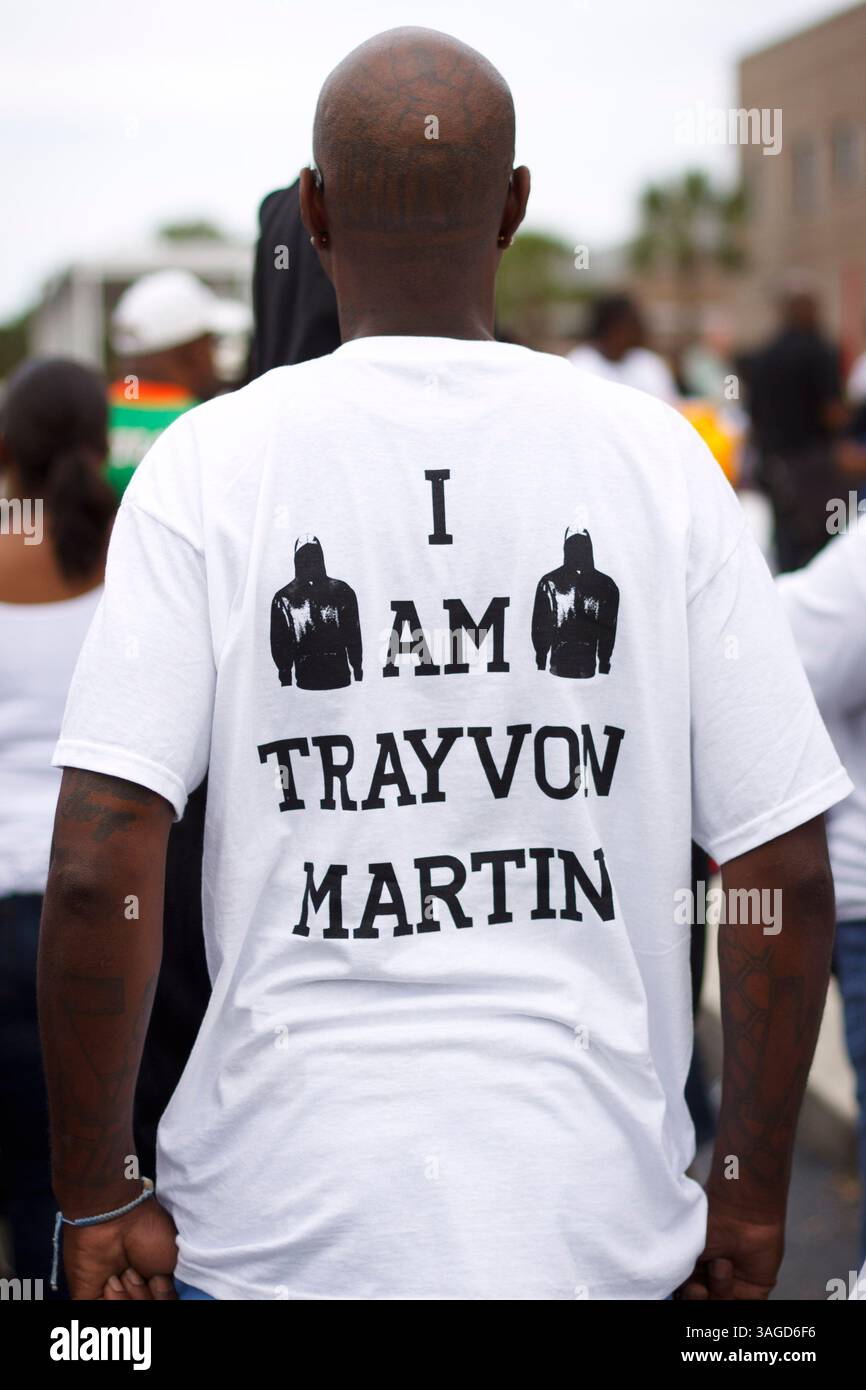 March 31, 2012 - Sanford, Florida, U.S. - A man wears a t-shirt that ...