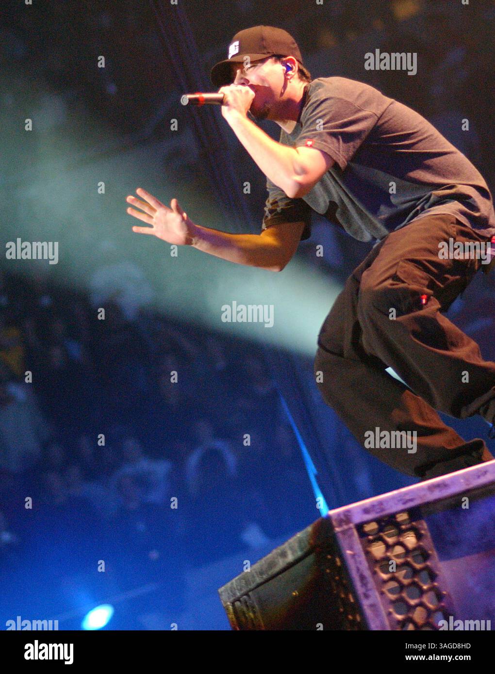 Jan 18, 2004; Uniondale, MA, USA; Singer MIKE SHINODA of Linkin Park ...