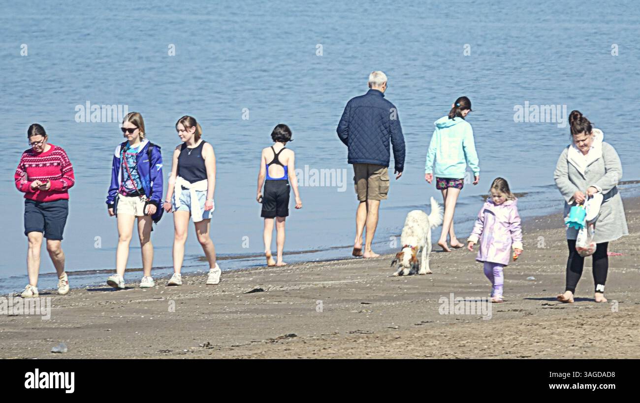 Ayr, Scotland, UK. 8th April, 2025. UK Weather: Spring sees summer ...