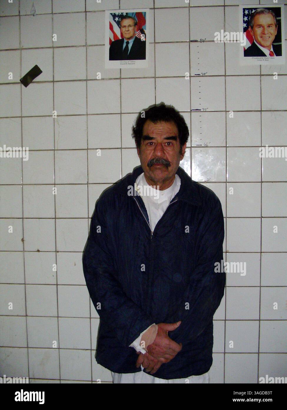 Saddam hussein dec 13 2003 hi-res stock photography and images - Alamy