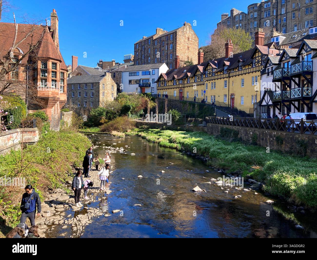 Edinburgh, Scotland, UK. 8th April 2025. The glorious sunny weather ...