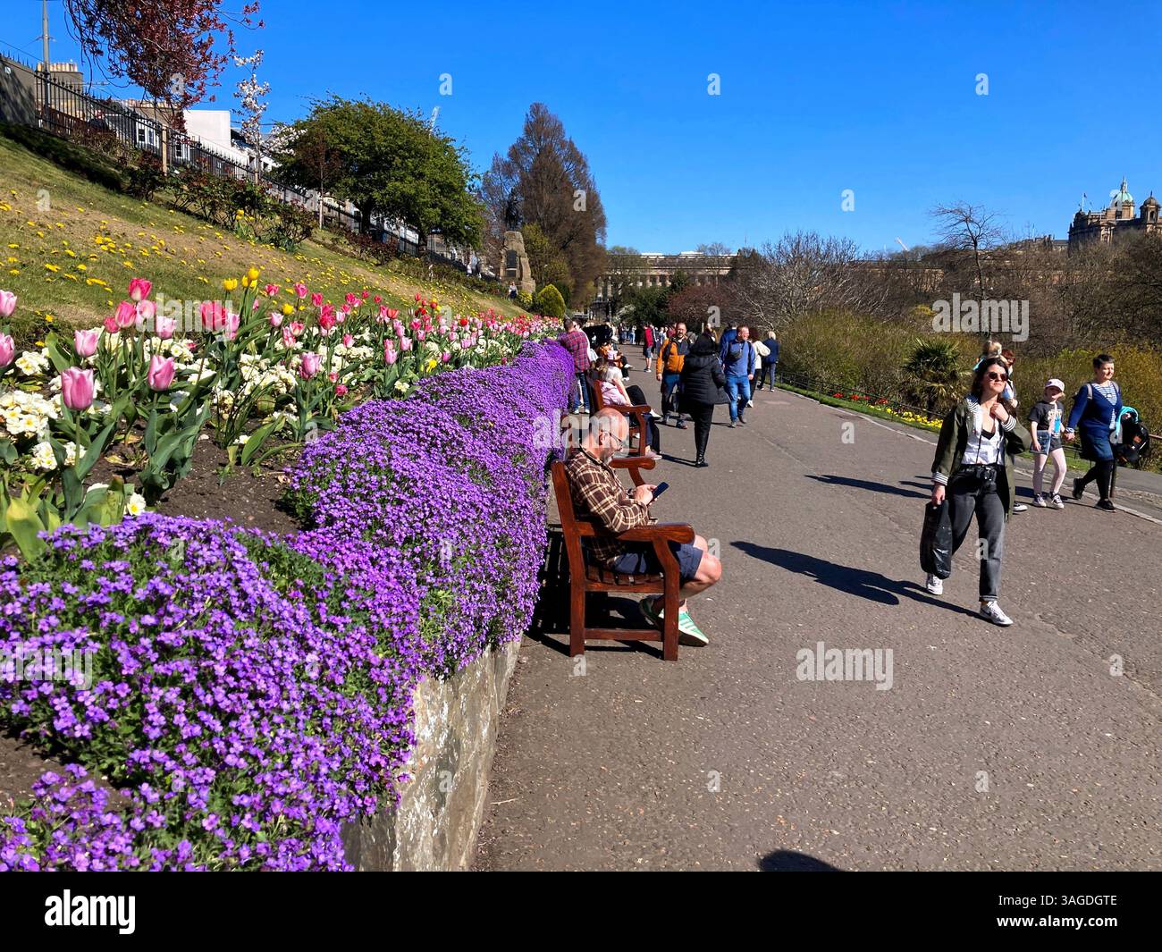 Edinburgh, Scotland, UK. 8th Apr 2025. The glorious sunny weather ...