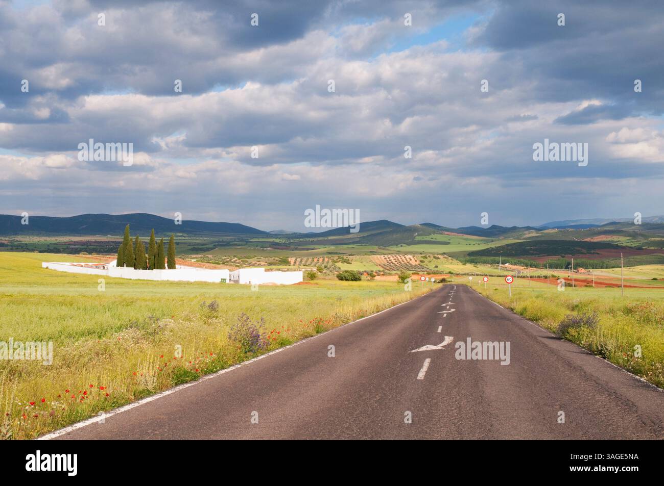Cielo de tormenta de la ciudad hi-res stock photography and images - Alamy