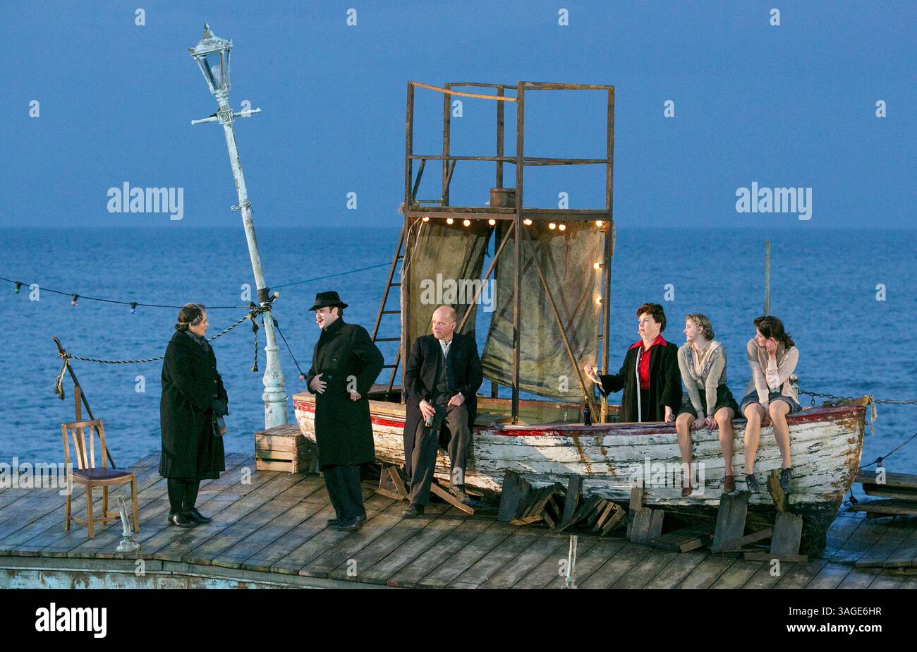 Catherine george costume hi-res stock photography and images - Alamy