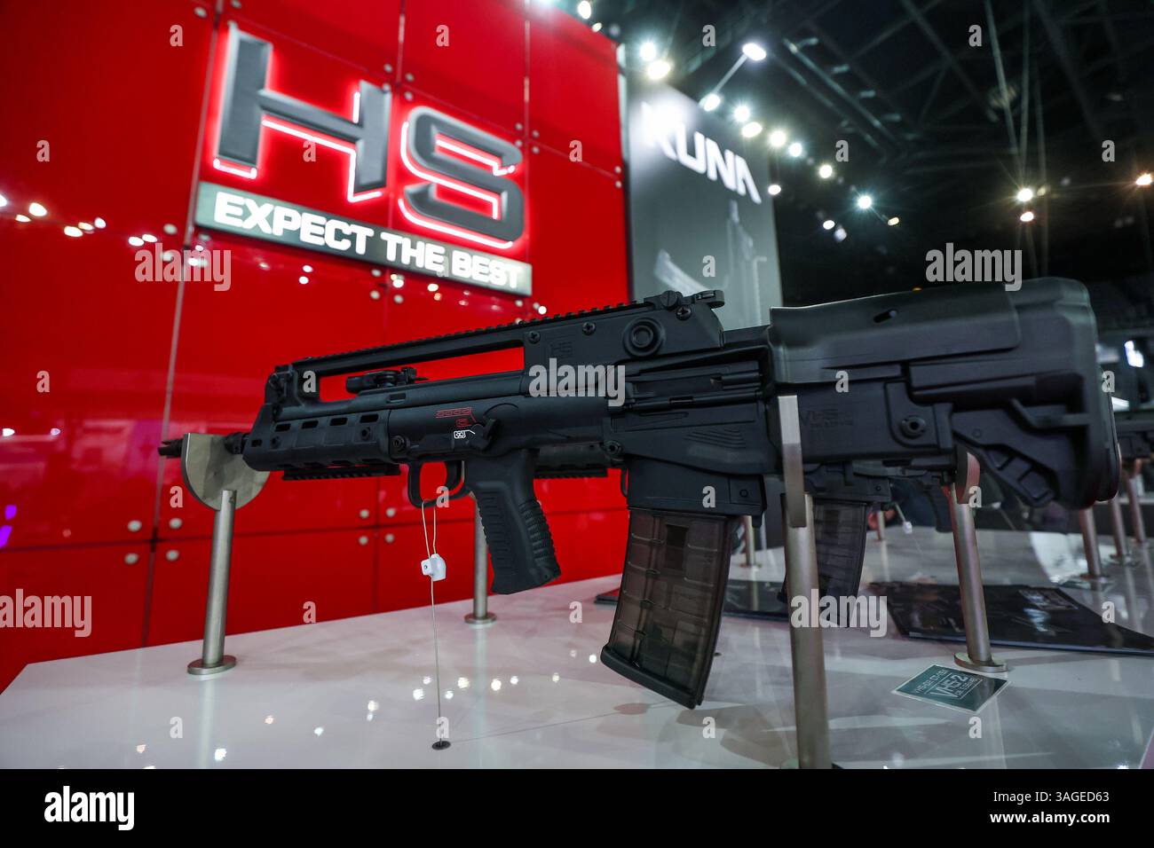 Zagreb, Croatia. 08th Apr, 2025. An international exhibition of arms ...