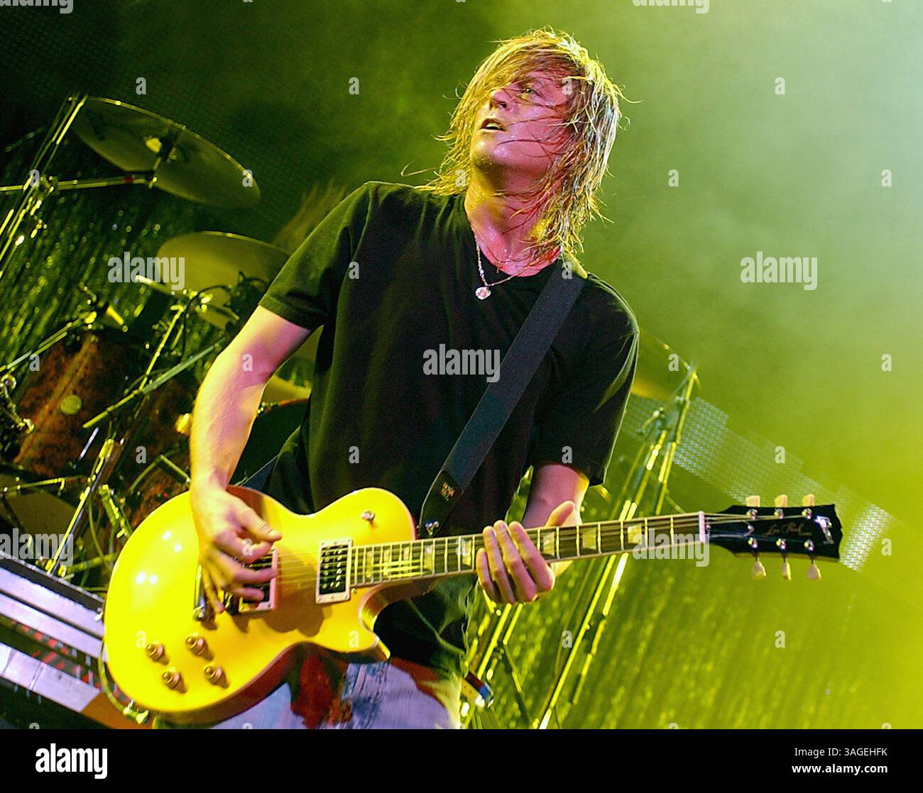 Singer wes scantlin puddle mudd hi-res stock photography and images - Alamy