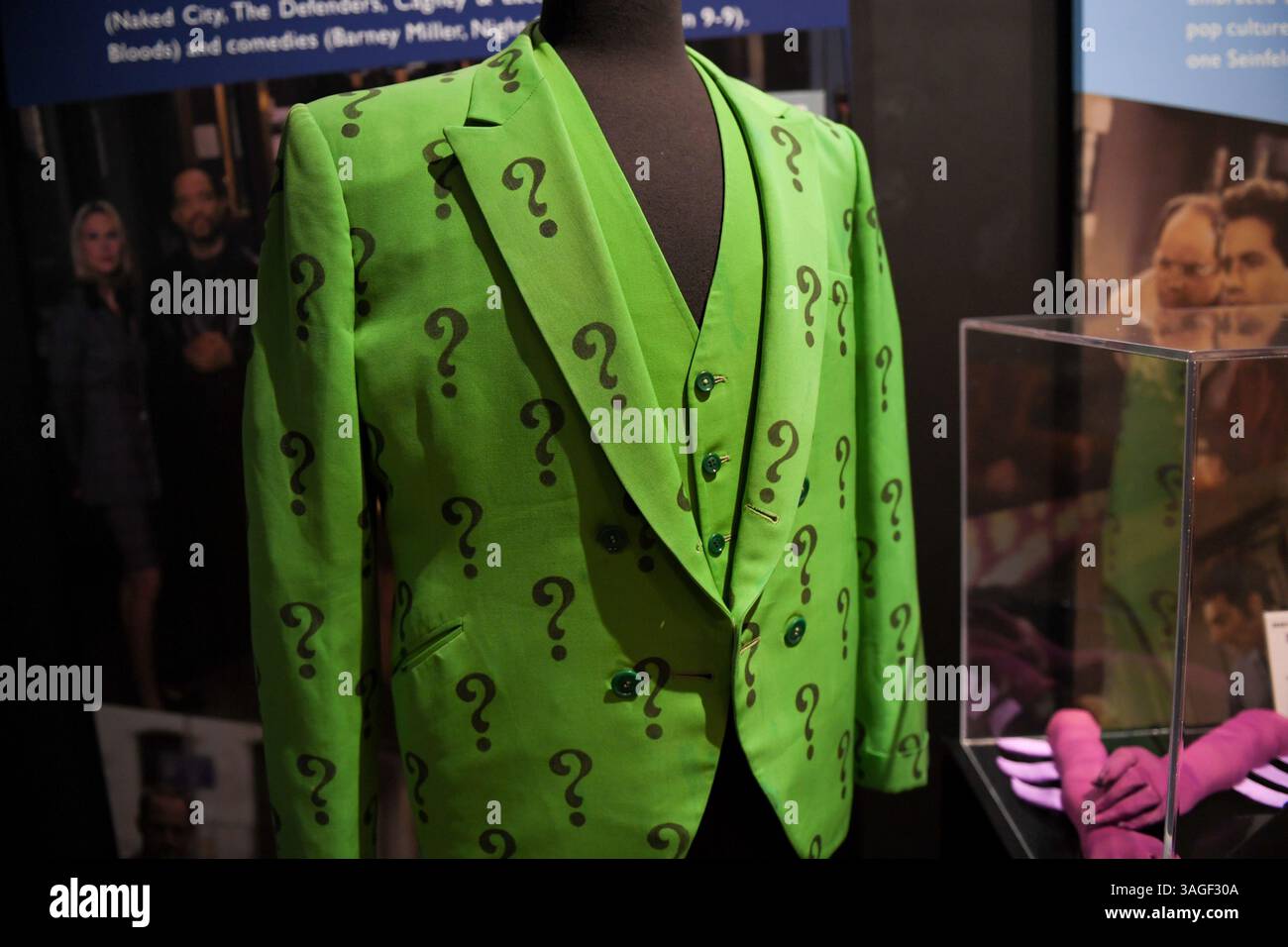 The Riddler (Frank Gorshin) Pilot and Movie-Worn Riddler Suit Jacket ...