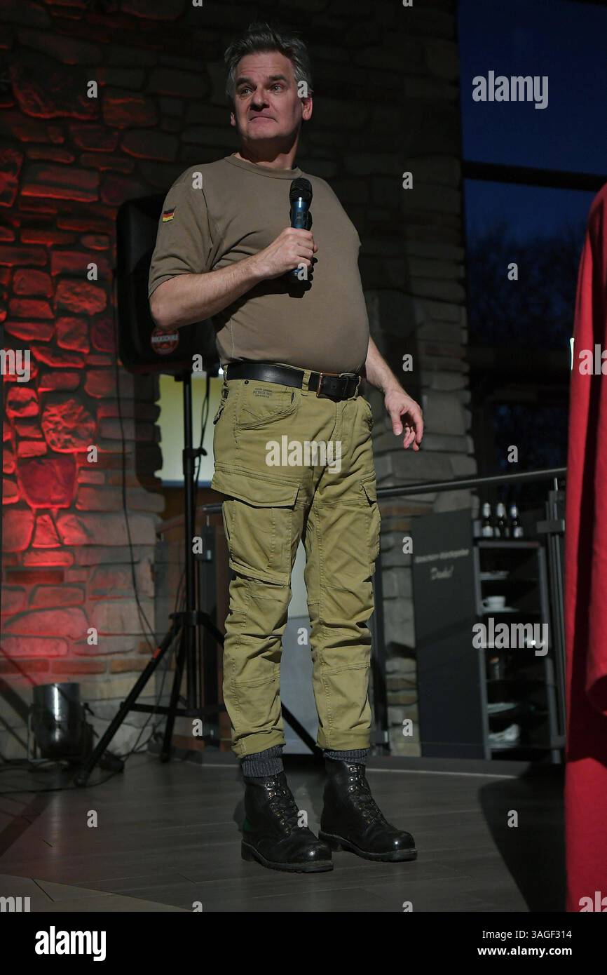 Ausbilder Schmidt - Unkraut vergeht nicht - 25 Jahre Anschiss am 01.04. ...