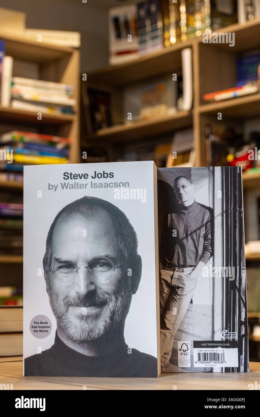 Close-up of Walter Isaacson's Steve Jobs biography book in the bookstore Stock Photo - Alamy