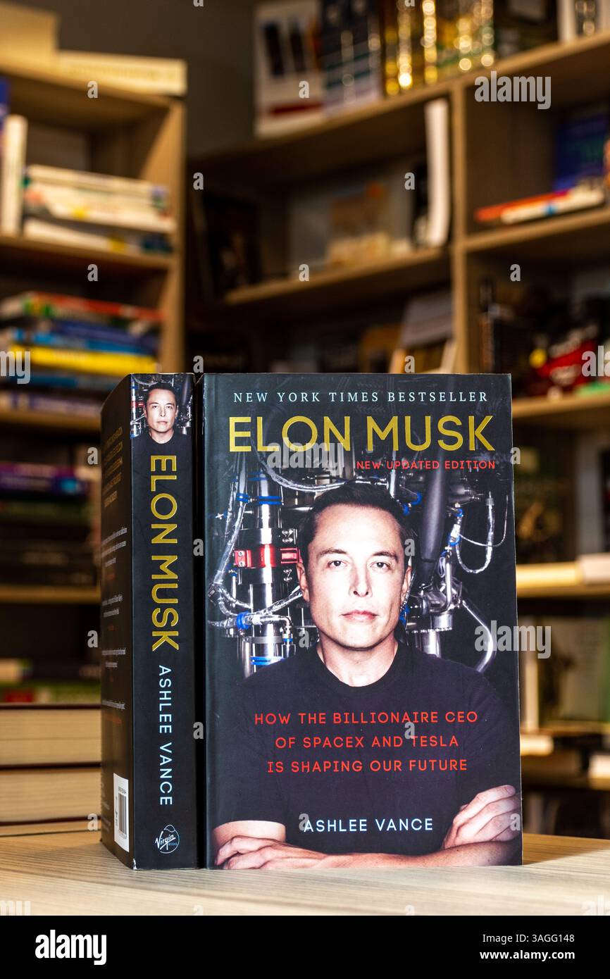 Close-up of Ashlee Vance's "Elon Musk: How the Billionaire CEO of ...
