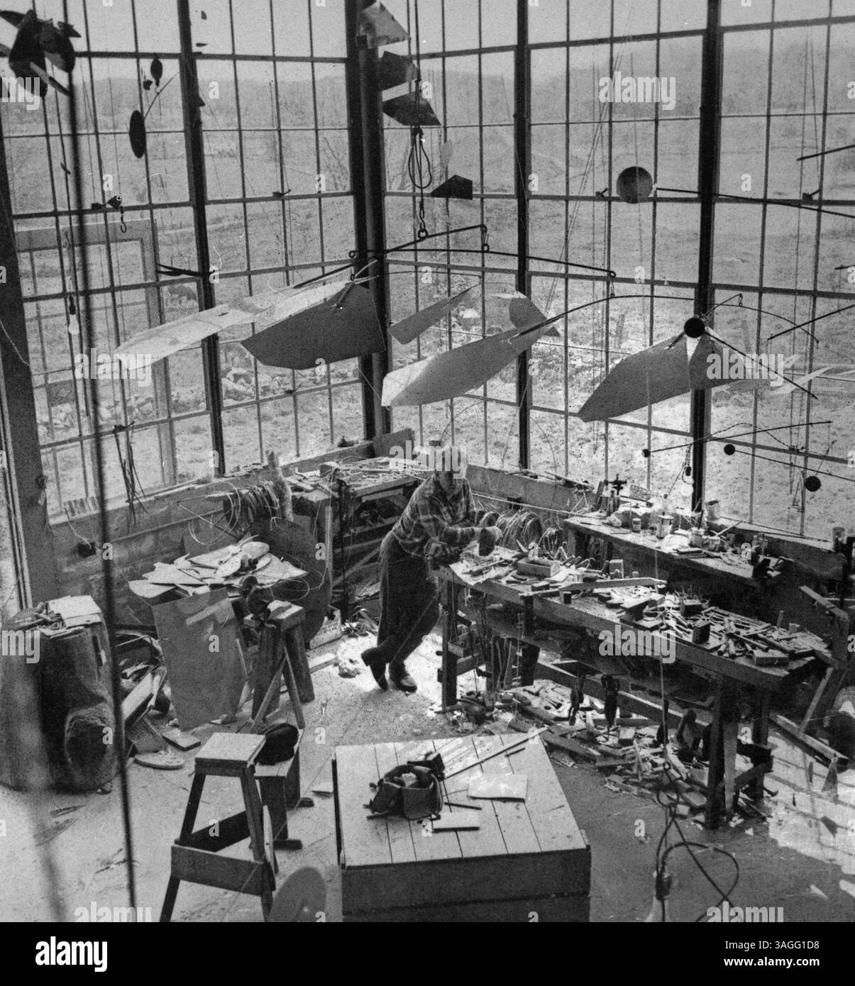 American sculptor Alexander Calder in his studio, 1950s Stock Photo - Alamy