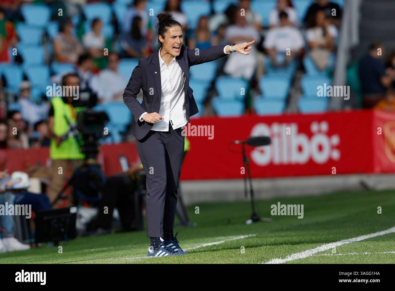 Spain's Montserrat Tome gives instructions during the Women¥s Nations ...