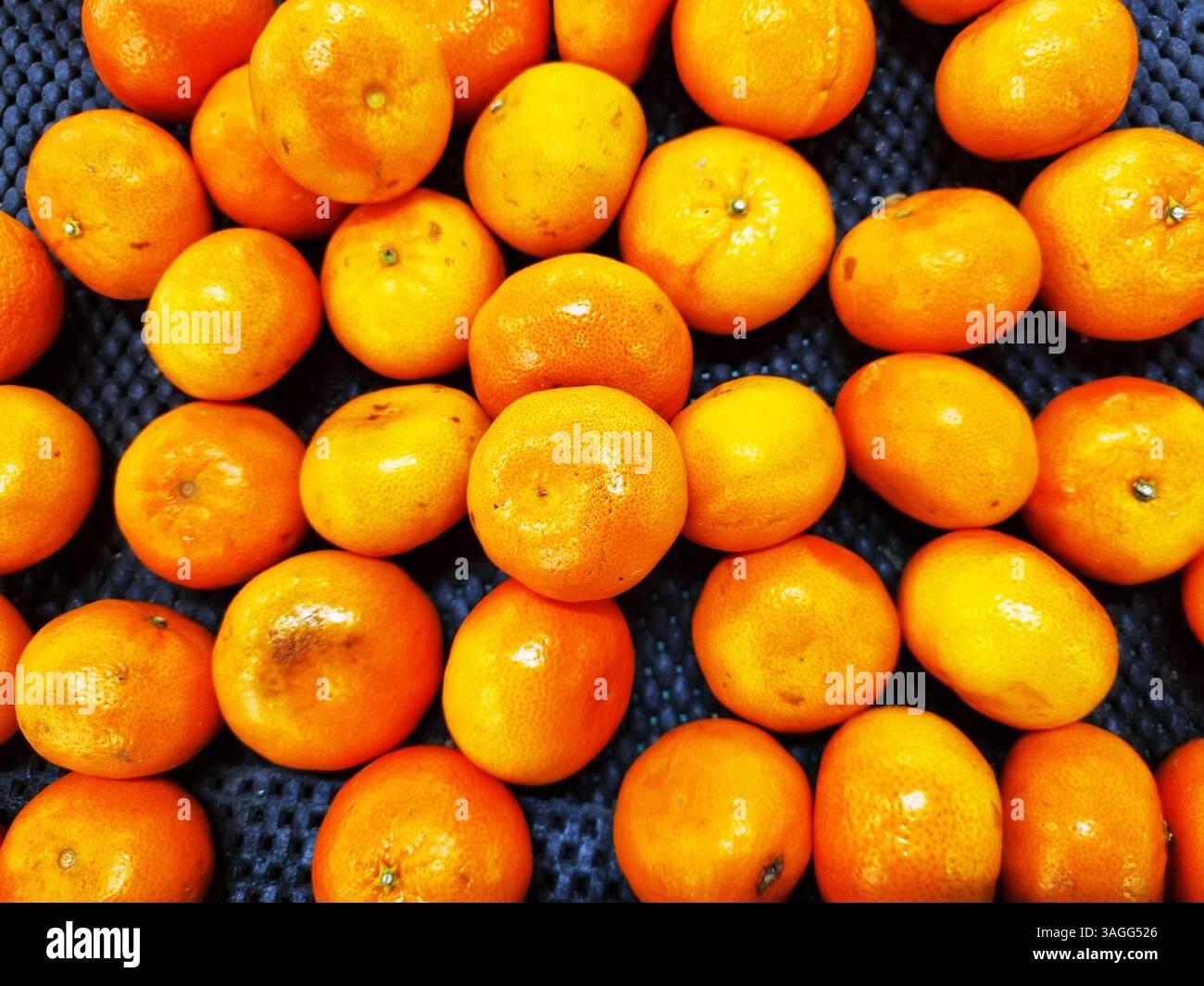 Bright and clean supermarket hi-res stock photography and images - Alamy