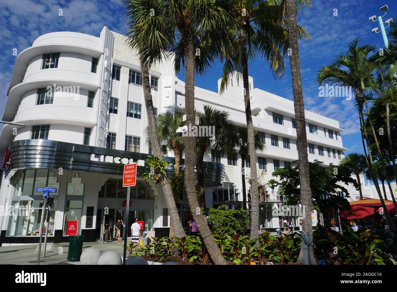 Lincoln road mall miami hi-res stock photography and images - Alamy