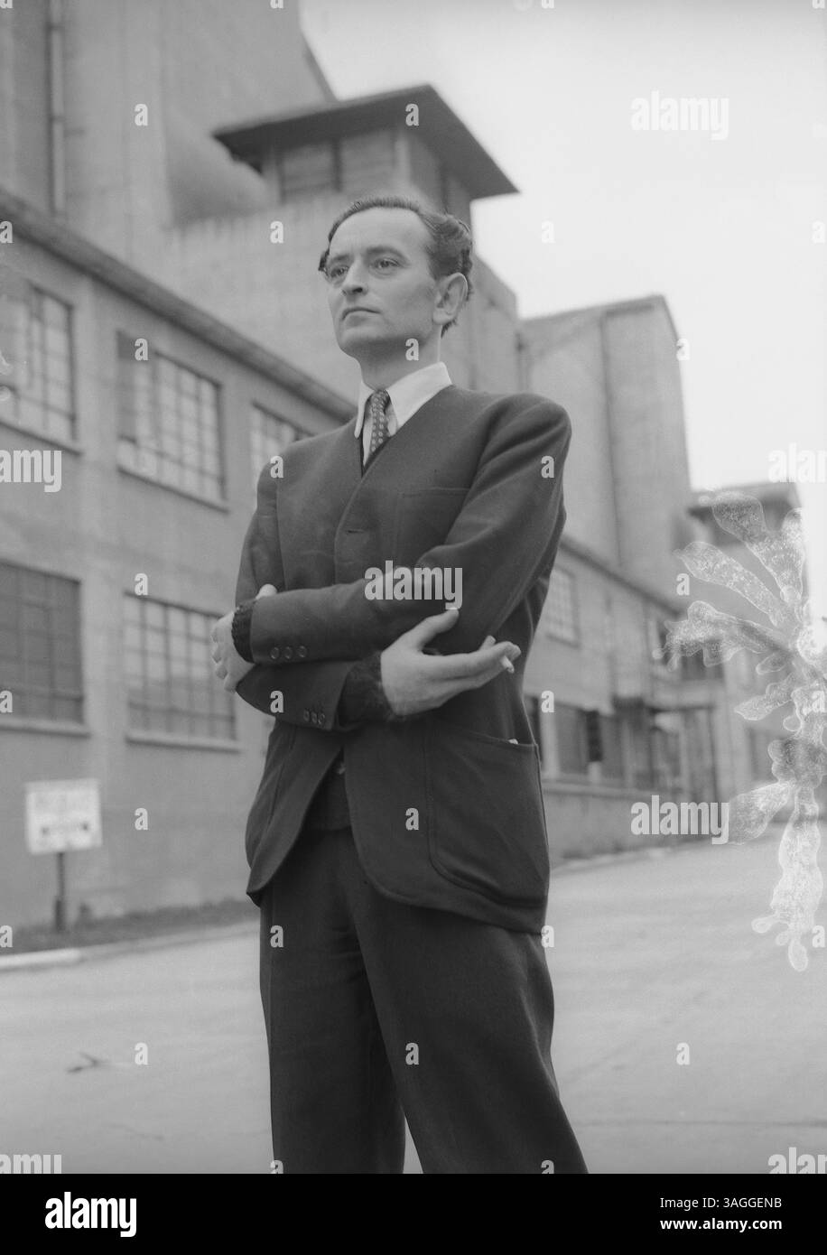 Director David Lean on the set of "Blithe Spirit" at Denham Studios in ...