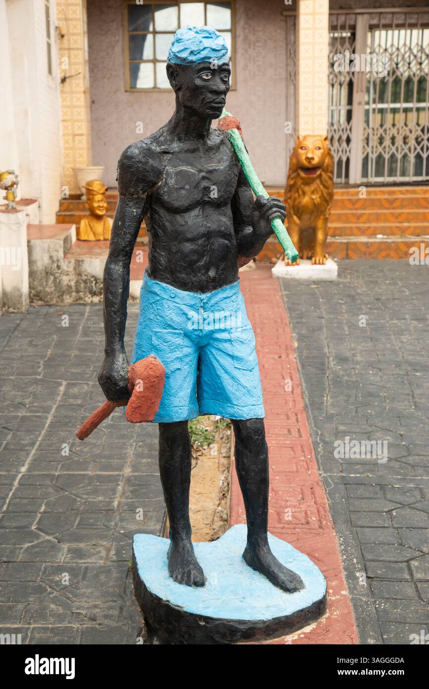 Oyo Alaafin Palace and its Arts built about 200 years ago by Atiba ...