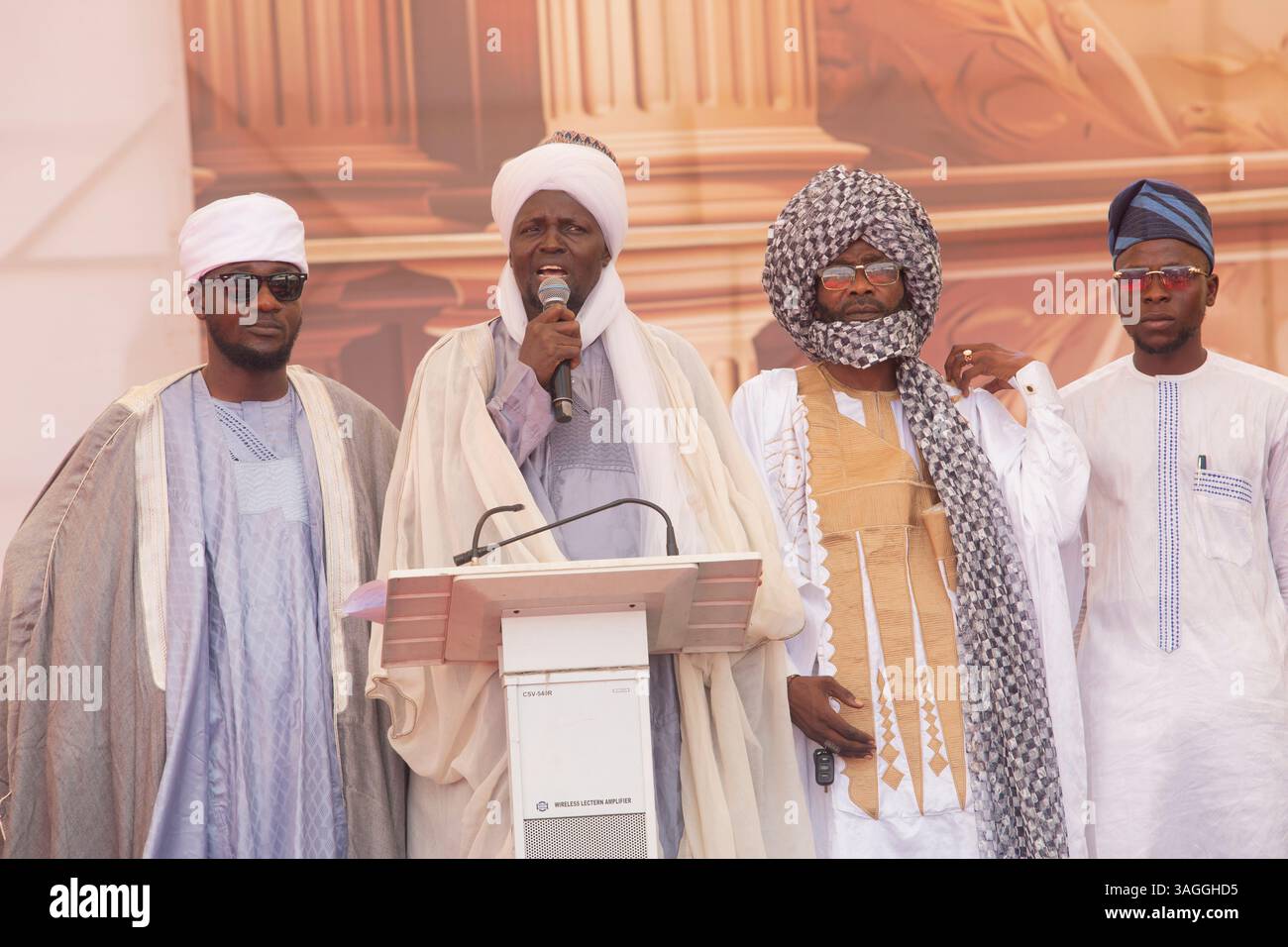 Muslim clerics paying at the Coronation ceremony of Alaafin Abimbola ...