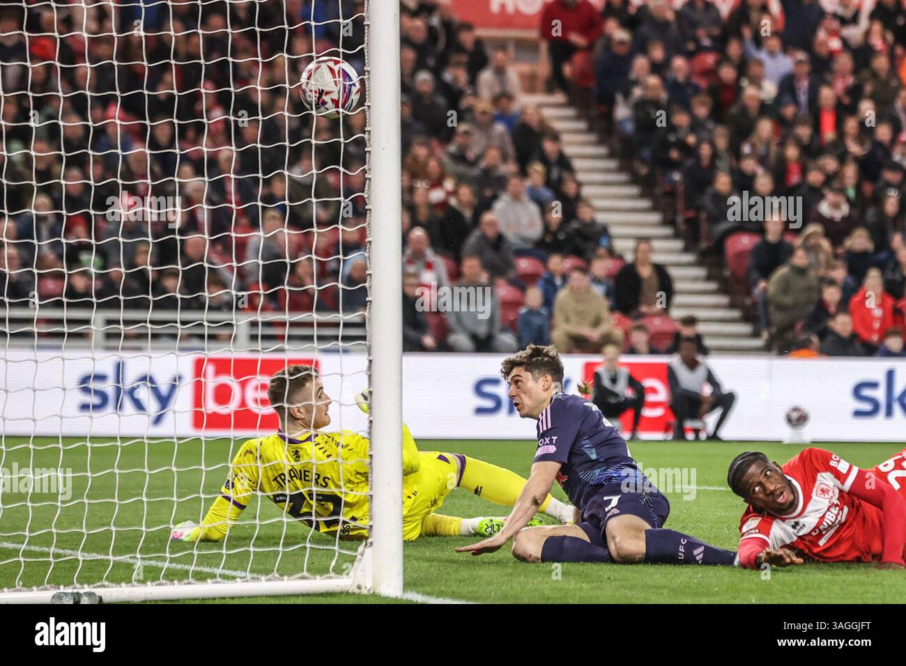 Middlesbrough, UK. 08th Apr, 2025. Daniel James of Leeds United scores ...