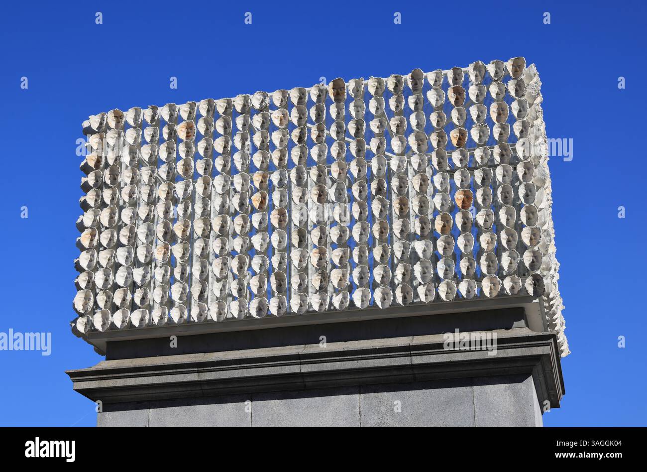 4th plinth in Trafalgar Square, famous public art commissions in the world, currently 'Mil Veces ...