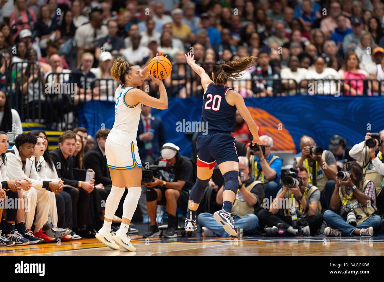 Tampa, USA. 04th Apr, 2025. UCLA Bruins guard Kiki Rice (1) shoots over ...
