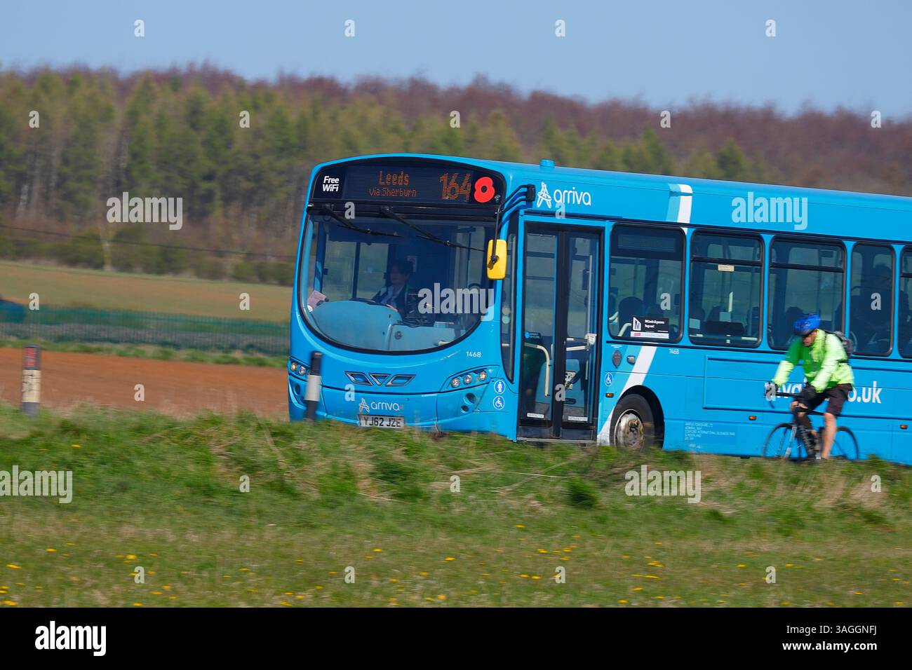 Arriva 164 Bus to Leeds travelling along the B1222 near Sherburn In ...