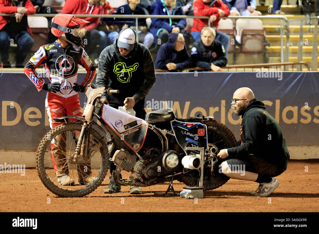Manchester, UK. 07th Apr, 2025. Zach Cook of Belle Vue ‘ATPI' Aces ...
