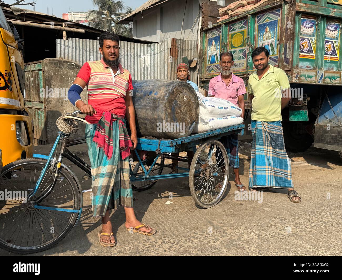 Workers, Comilla Bangladesh Stock Photo - Alamy