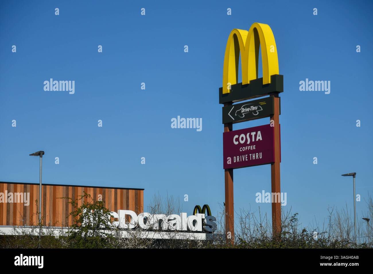 Mc donalds m hi-res stock photography and images - Alamy