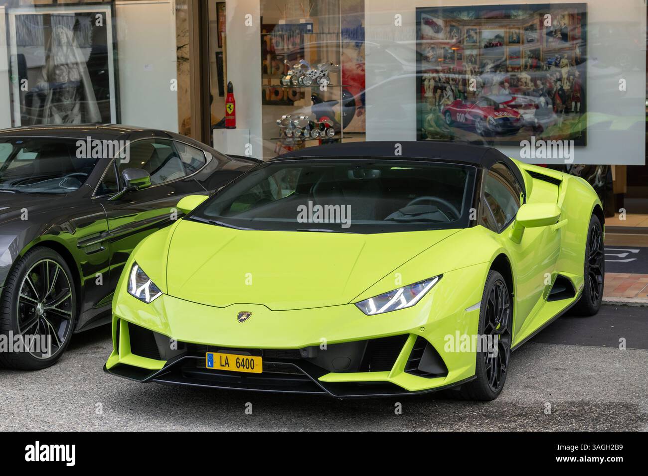 Monte Carlo, Monaco - View on a green Lamborghini Huracán LP640-4 EVO ...