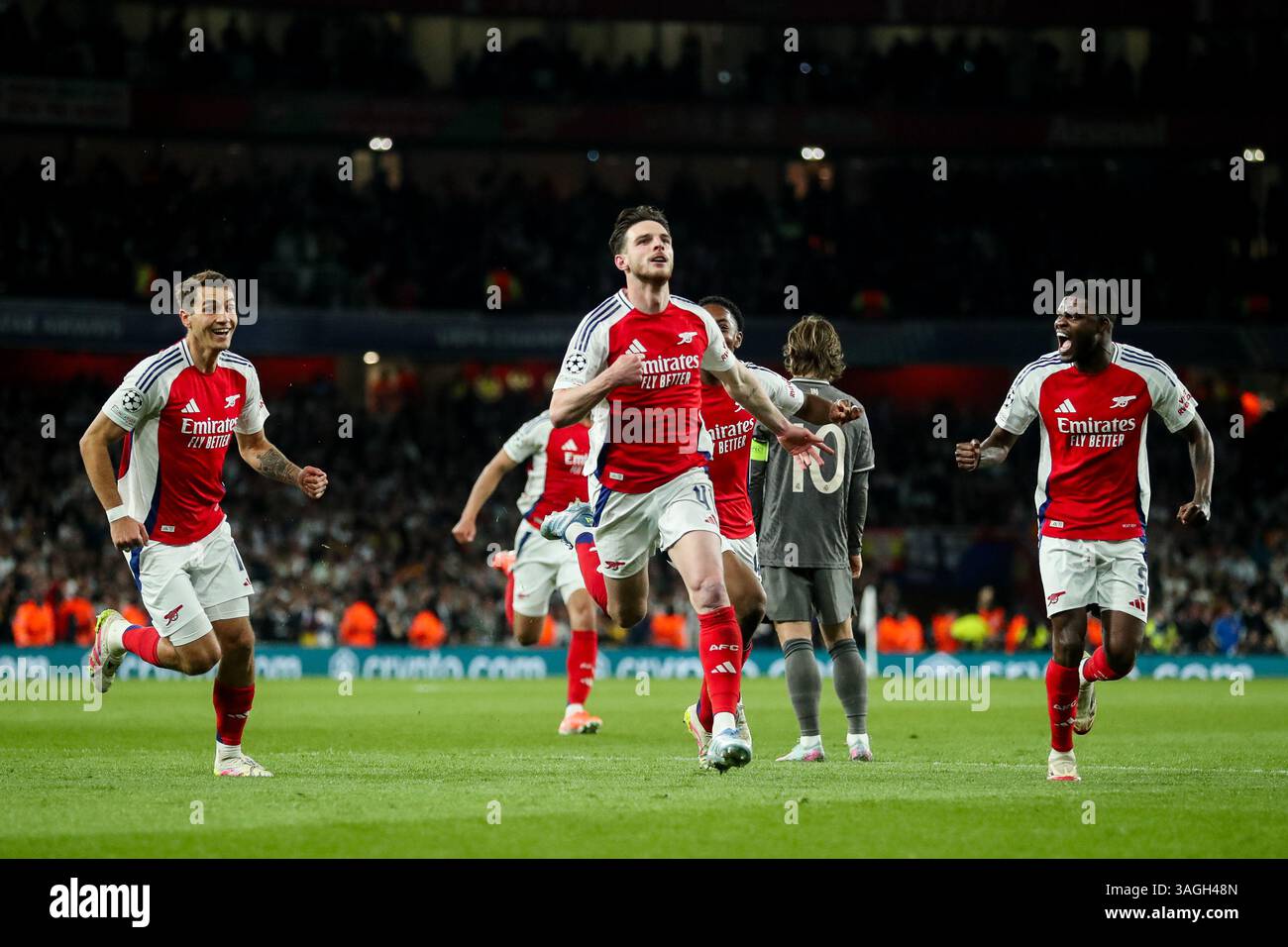 Declan Rice of Arsenal celebrates his goal to make it 1-0 during the ...