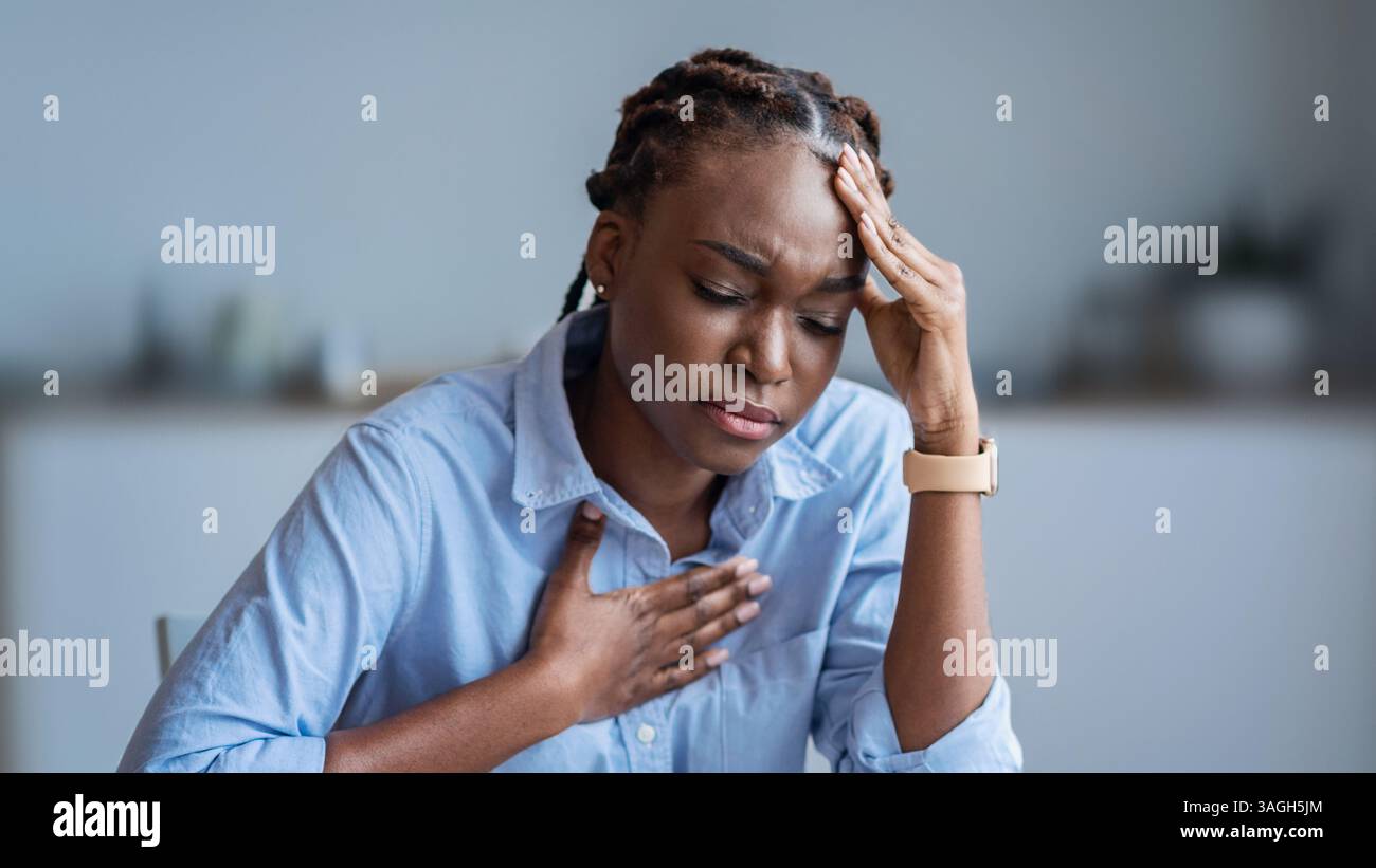Coronavirus Symptoms. Sick Black Female Office Worker Feeling Unwell At ...