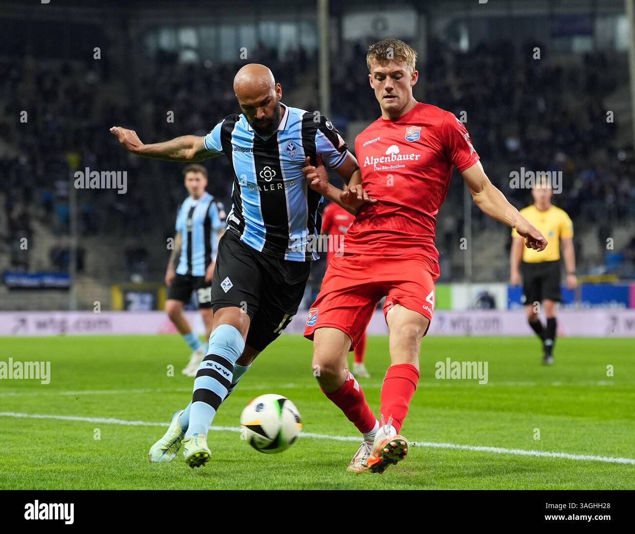 Terrence Boyd (SV Waldhof Mannheim, #13) gegen Ben Schlicke (SpVgg ...