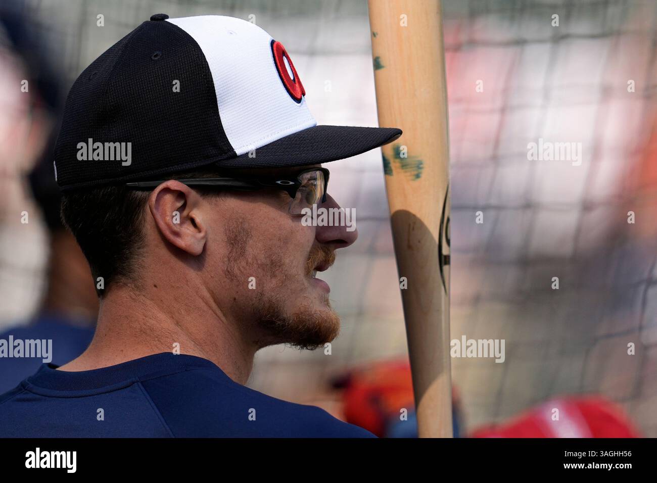 Atlanta Braves' Sean Murphy takes batting practice before a baseball ...