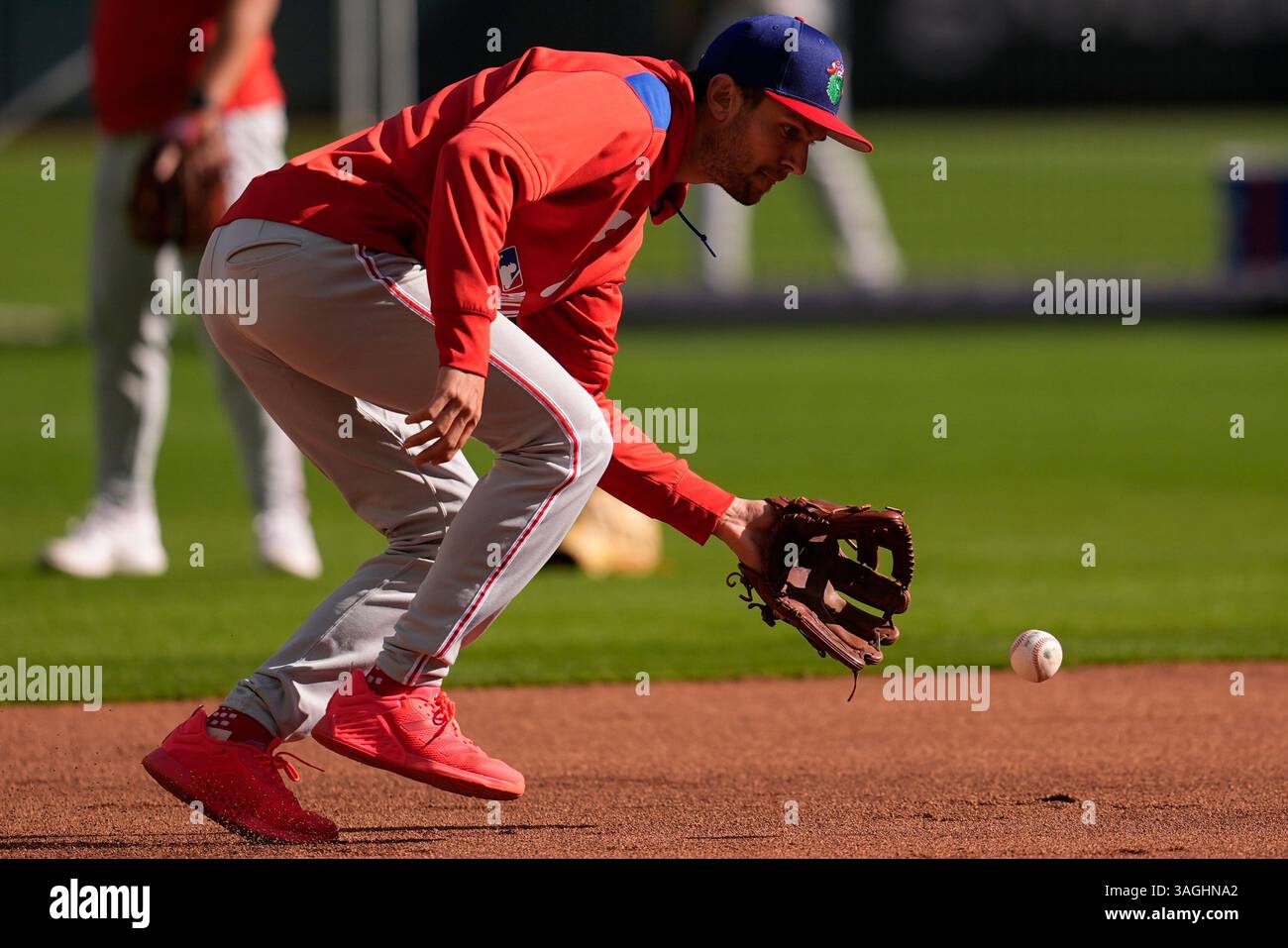 Philadelphia Phillies' Bryson Stott warms up during batting practice ...