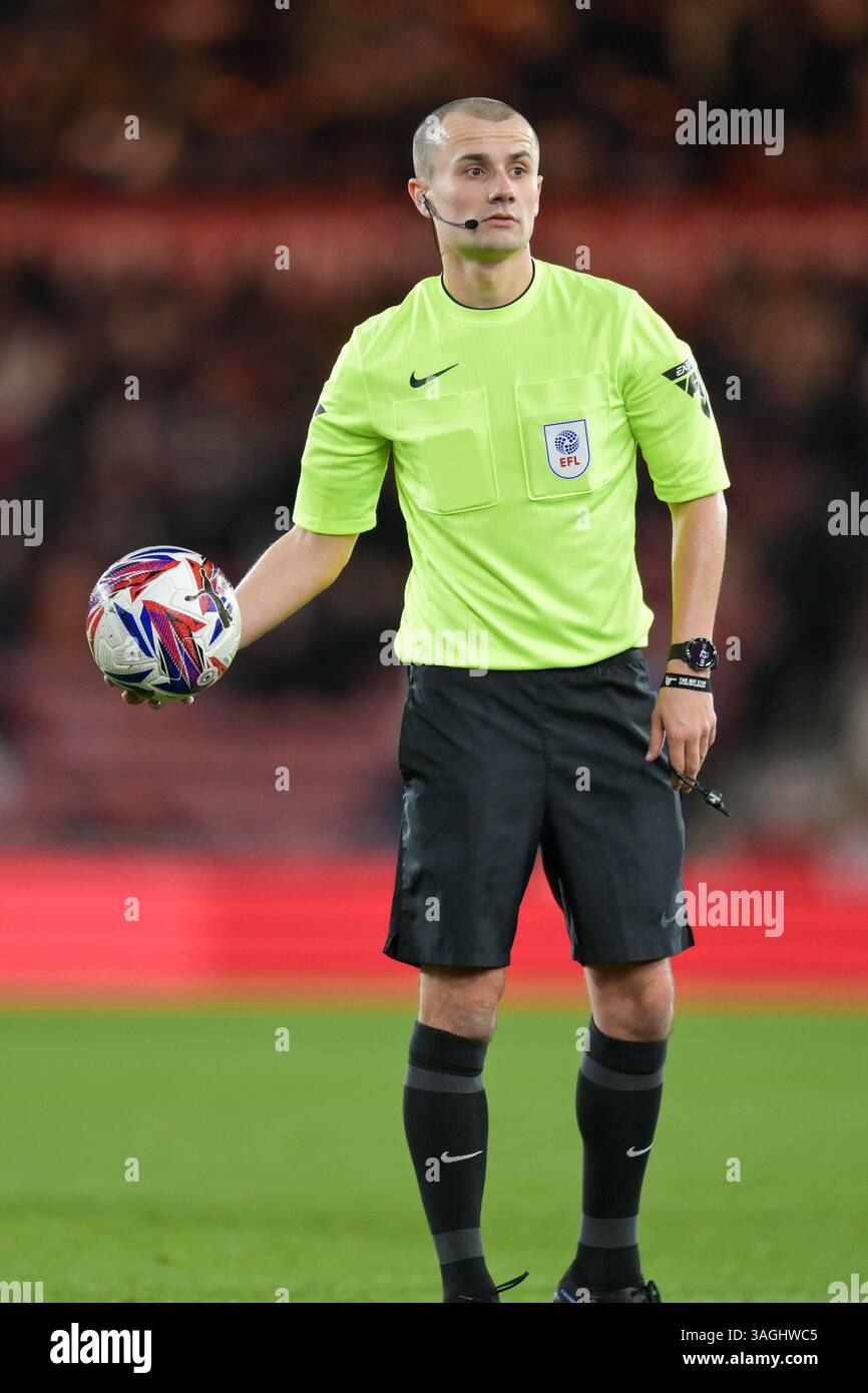 Match Referee Andrew Kitchen during the Sky Bet Championship match ...