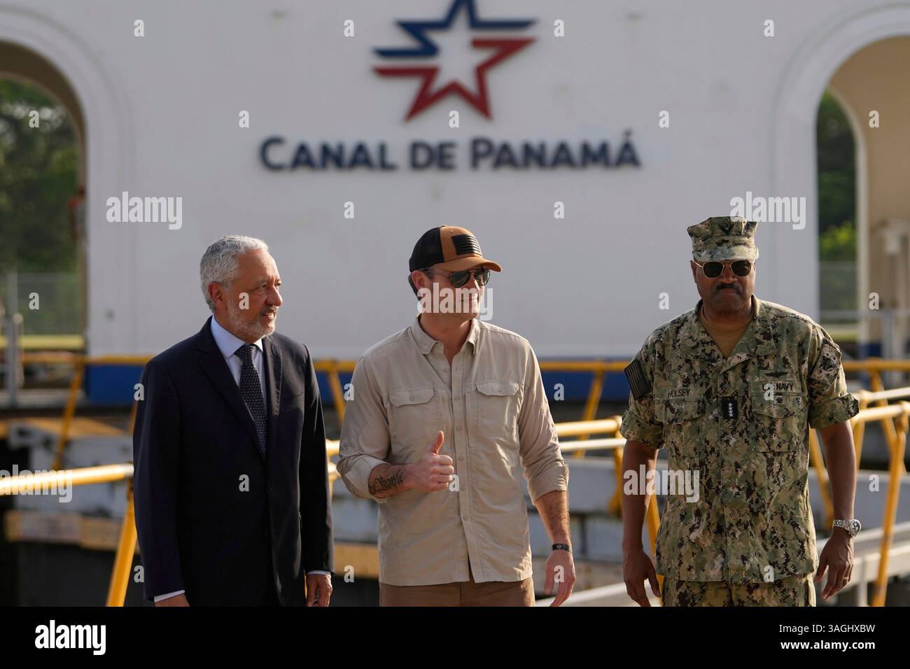 Panama Canal Authority Administrator Ricaurte Vasquez, left, U.S ...