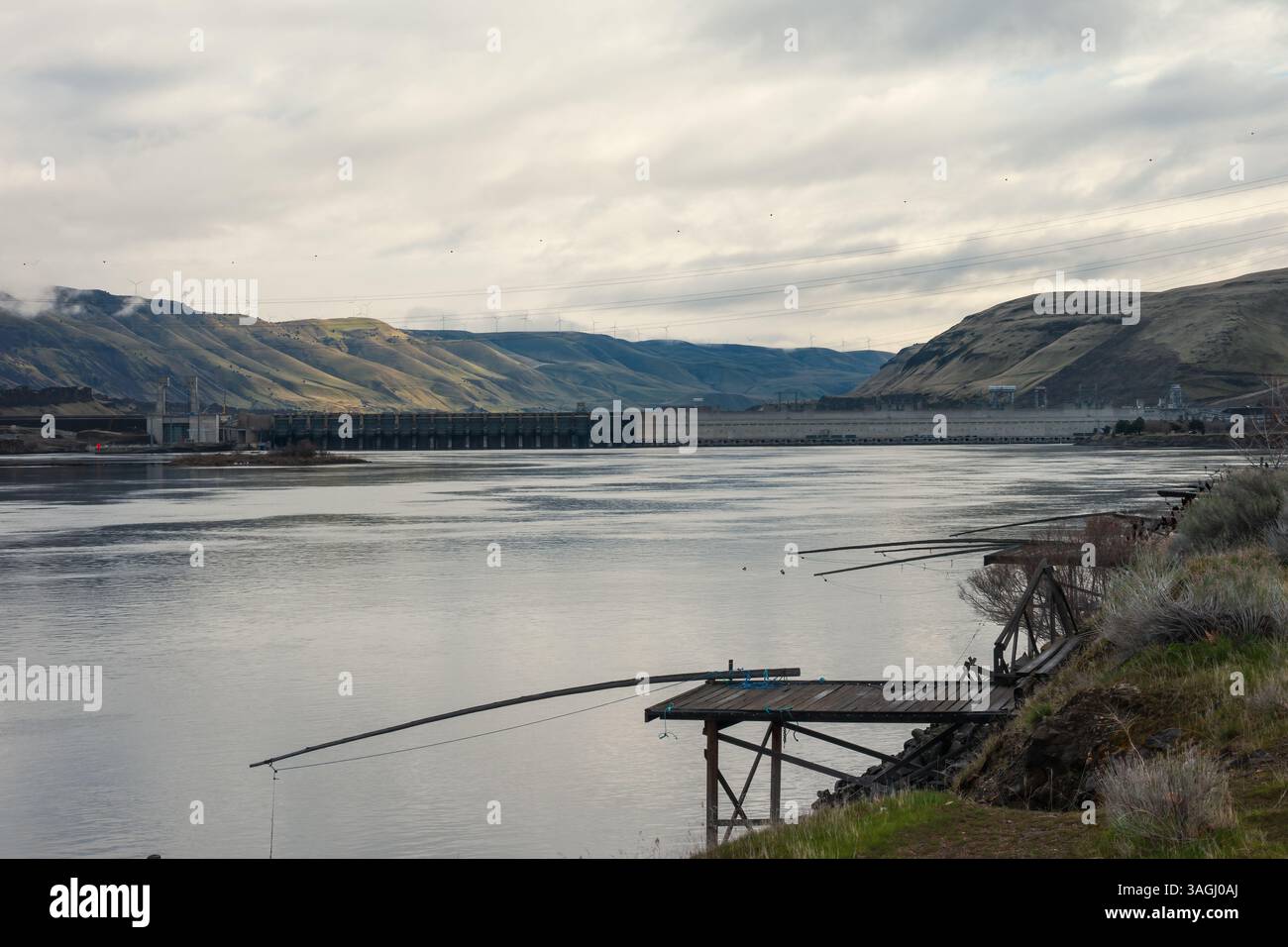 Native American Fishing Platform, John Day Dam on The Columbia River ...