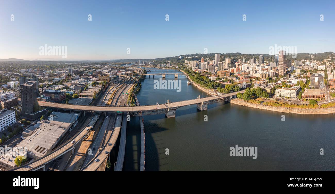 Aerial panorama portland skyline hi-res stock photography and images ...