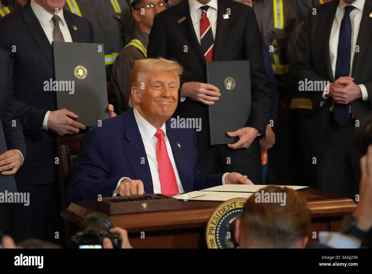 Trump 2025 coal hi-res stock photography and images - Alamy