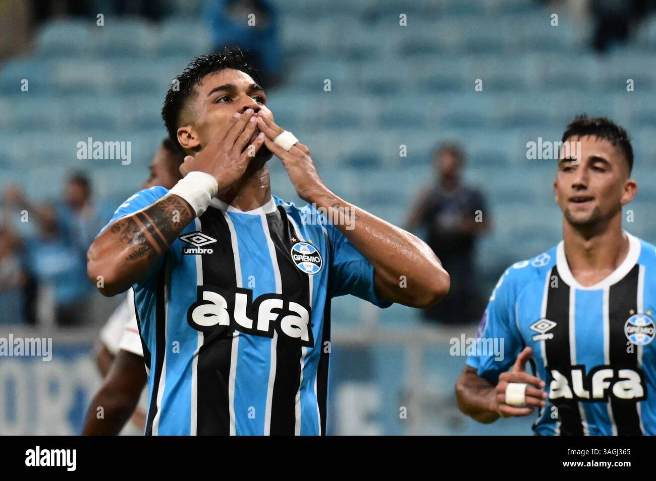 Porto Alegre, Brazil. 8th April, 2025. Arezo player of Gremio during ...