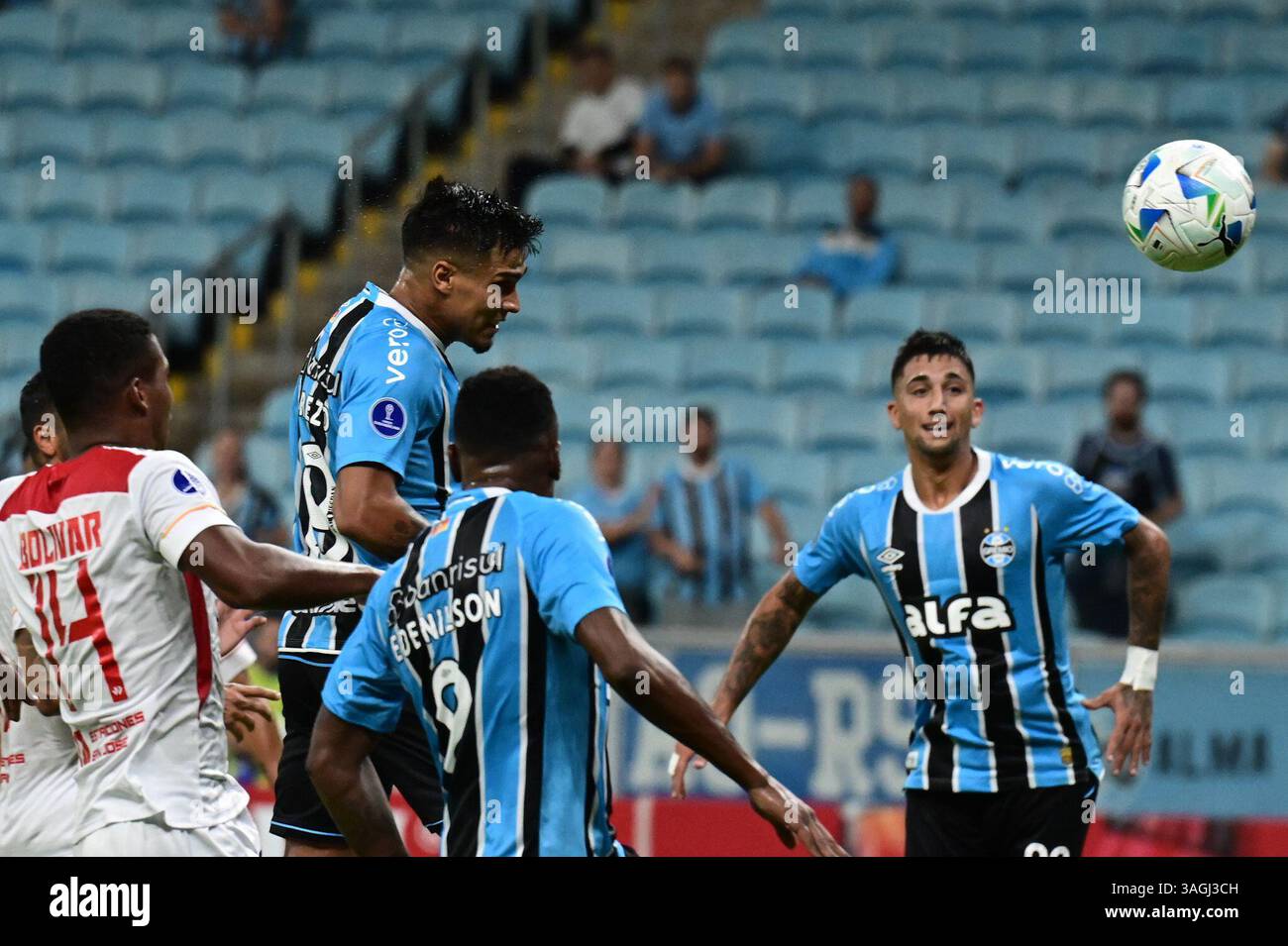 Porto Alegre, Brazil. 8th April, 2025. Arezo player of Gremio during ...
